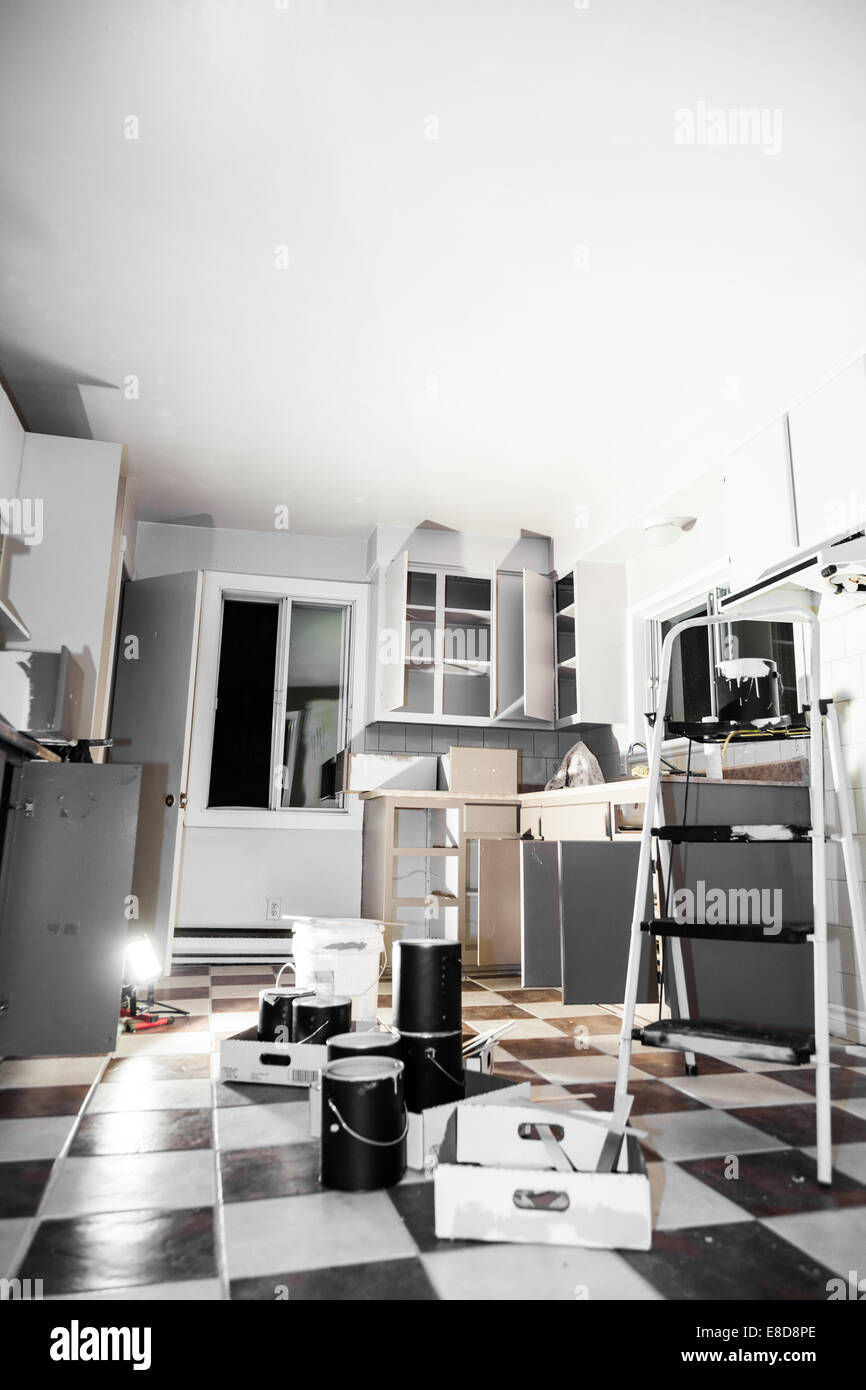 Mess in kitchen hi-res stock photography and images - Alamy