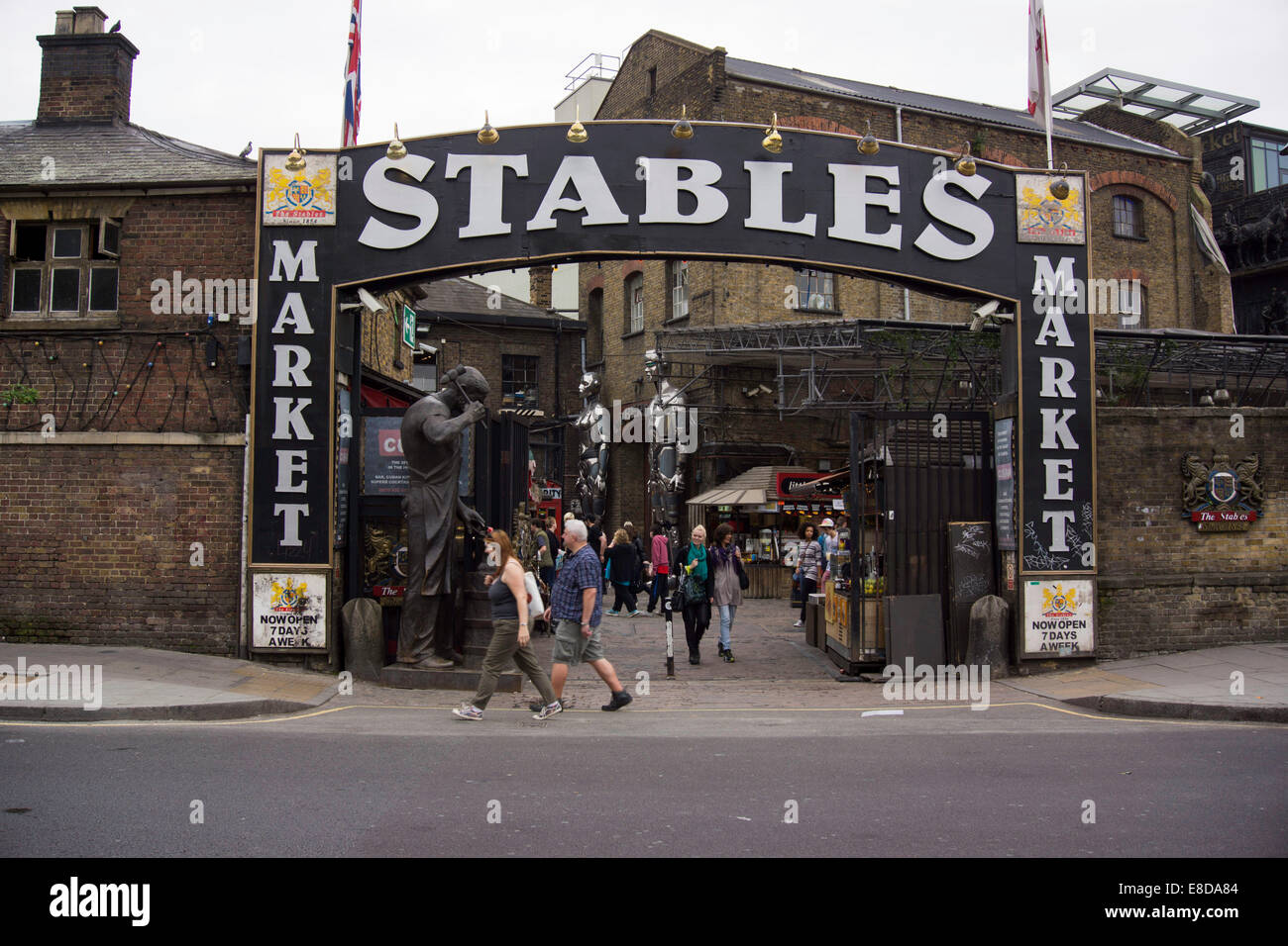 English stables hi-res stock photography and images - Alamy