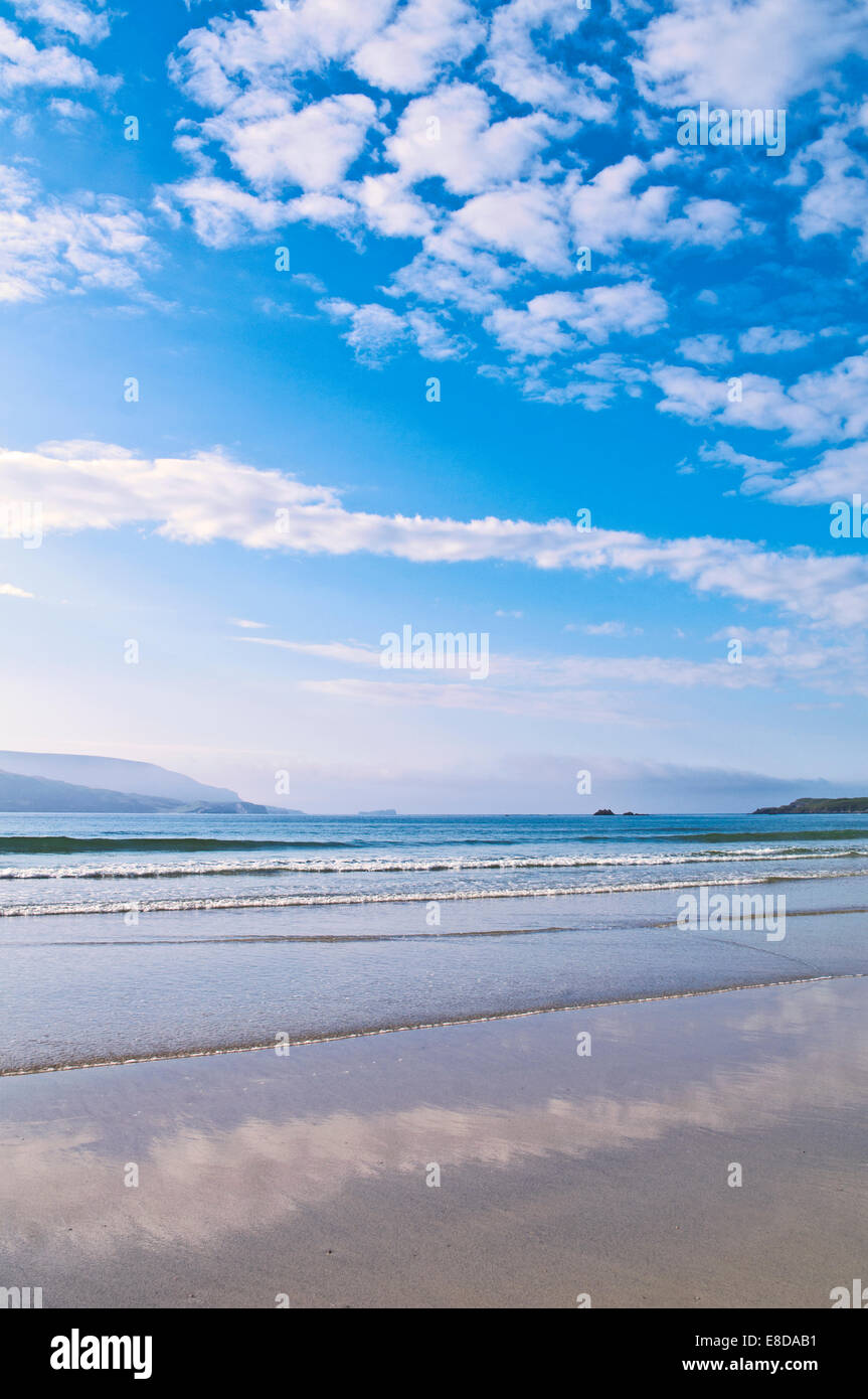 Sky reflected in wet sand, beautiful beach, Balnakeil Bay, durness ...