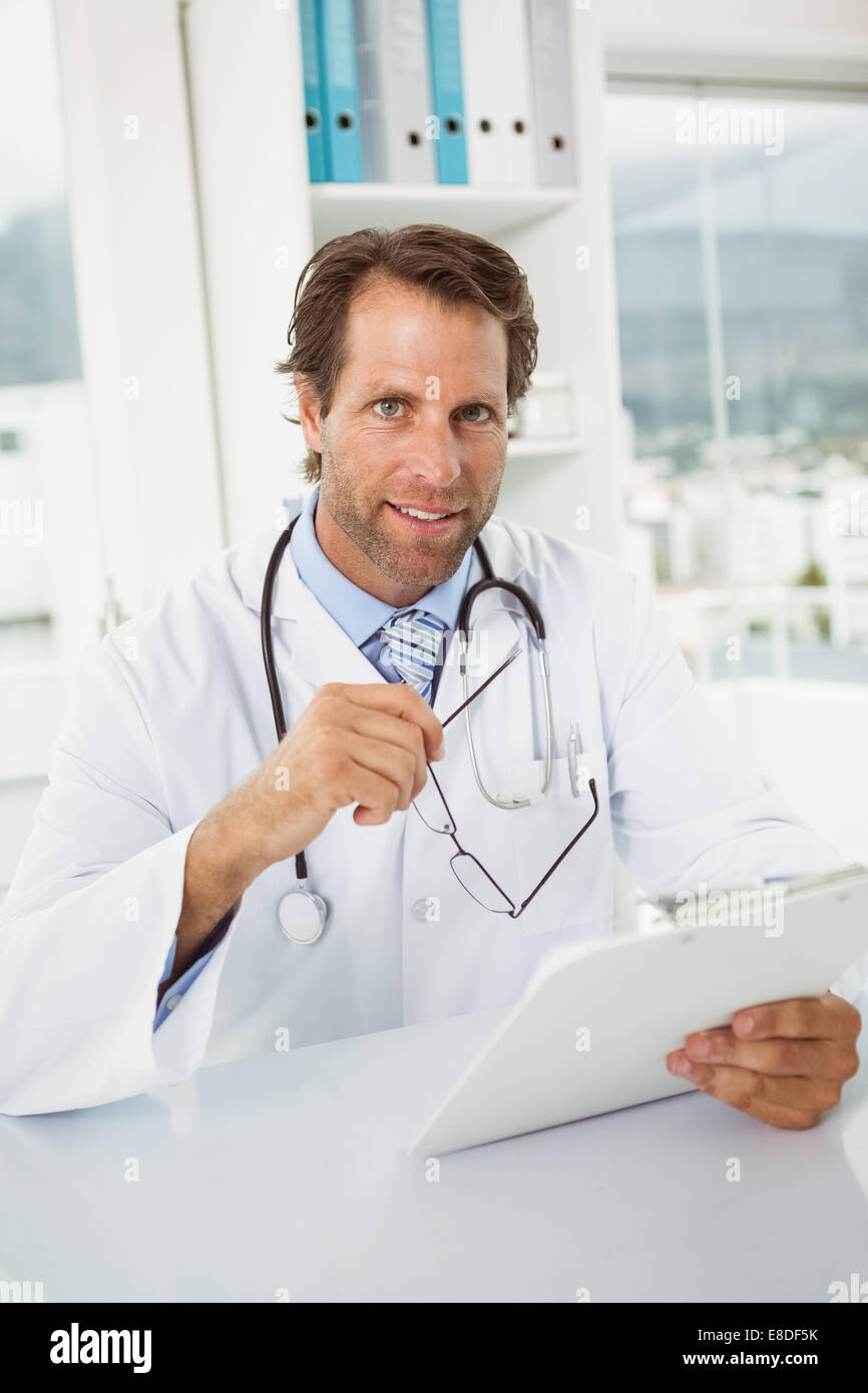 Doctor reports hi-res stock photography and images - Alamy