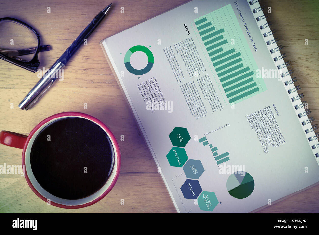 Data analysis graphs hi-res stock photography and images - Alamy