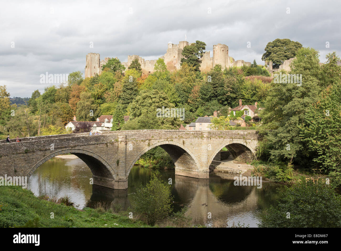 Dinham bridge and ludlow castle hi-res stock photography and images - Alamy