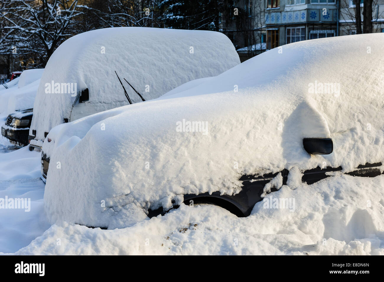 vehicles covered with snow Stock Photo - Alamy