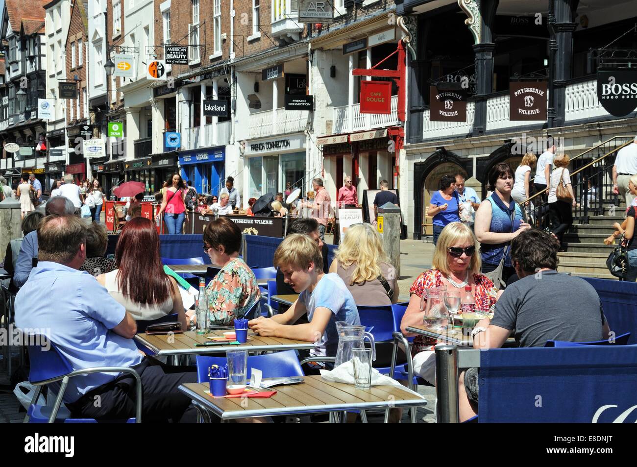 Pavement cafe outside old shops and buildings along Bridge Street ...