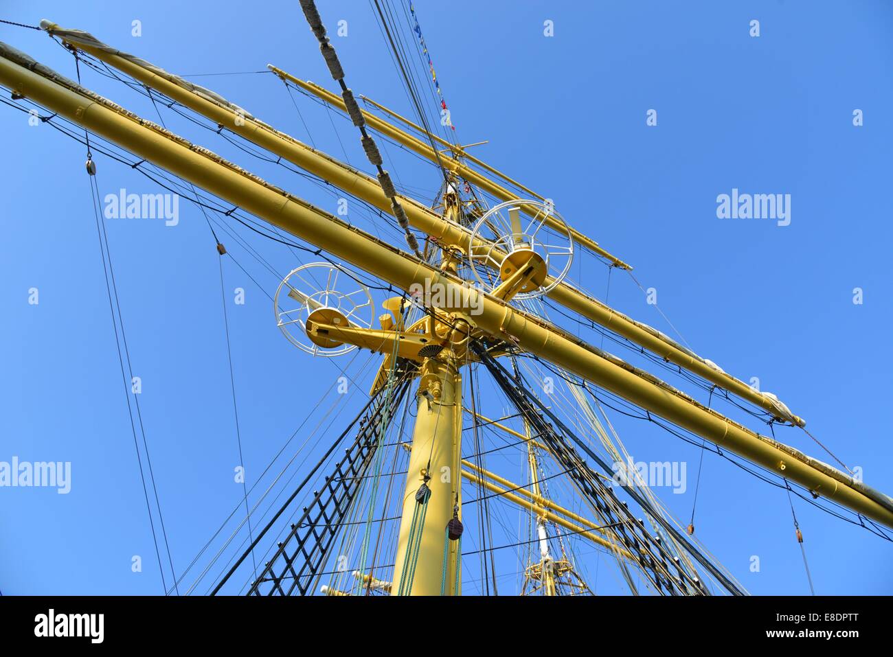 Rigging of an old sailing vessel Stock Photo - Alamy
