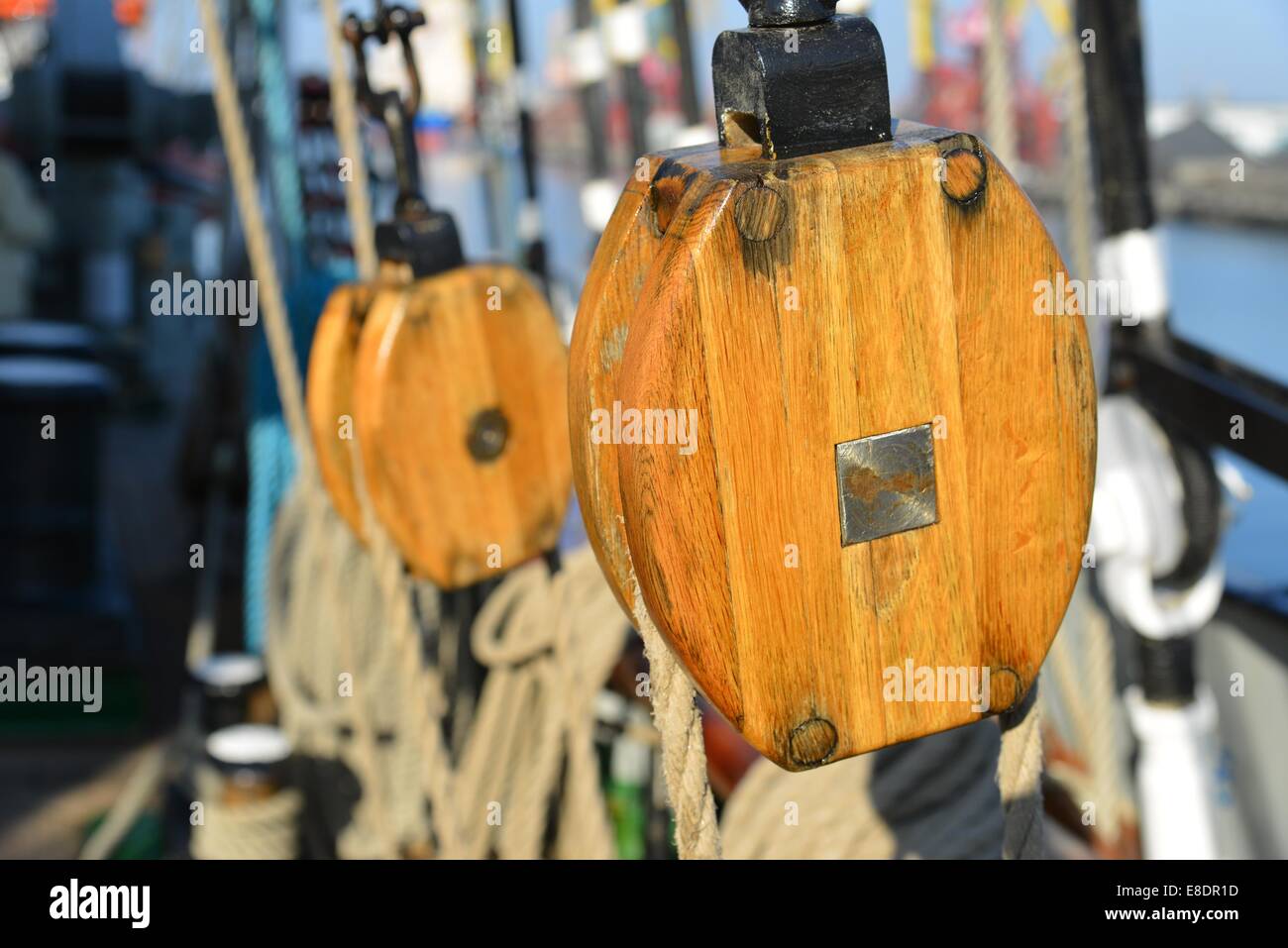 Rigging of an old sailing vessel Stock Photo - Alamy