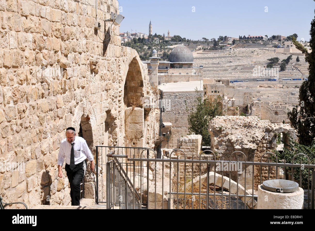 Israel, Jerusalem The Jewish quarter in the Old City Stock Photo - Alamy