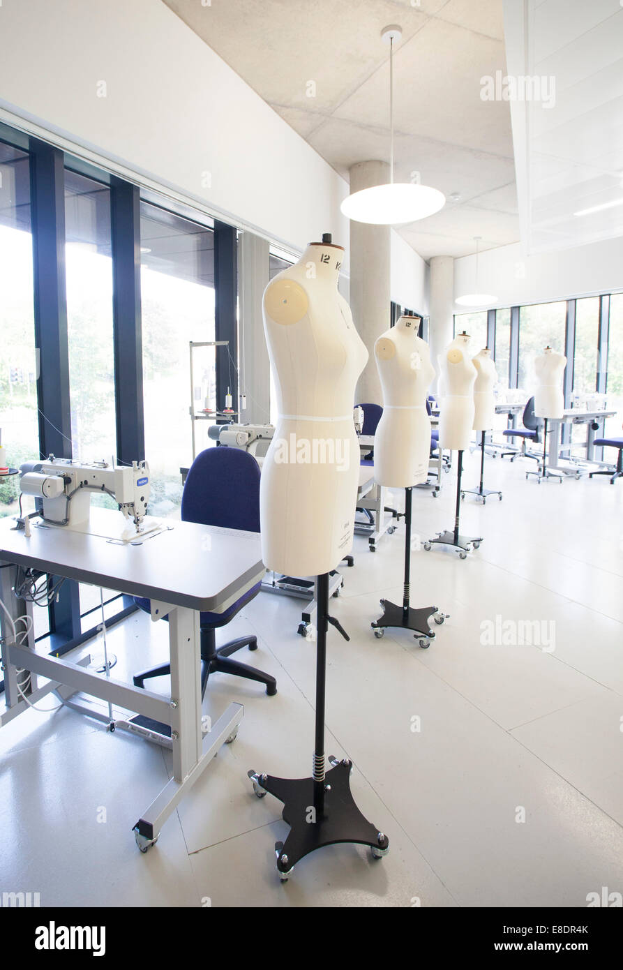 Tailors mannequins hi-res stock photography and images - Alamy