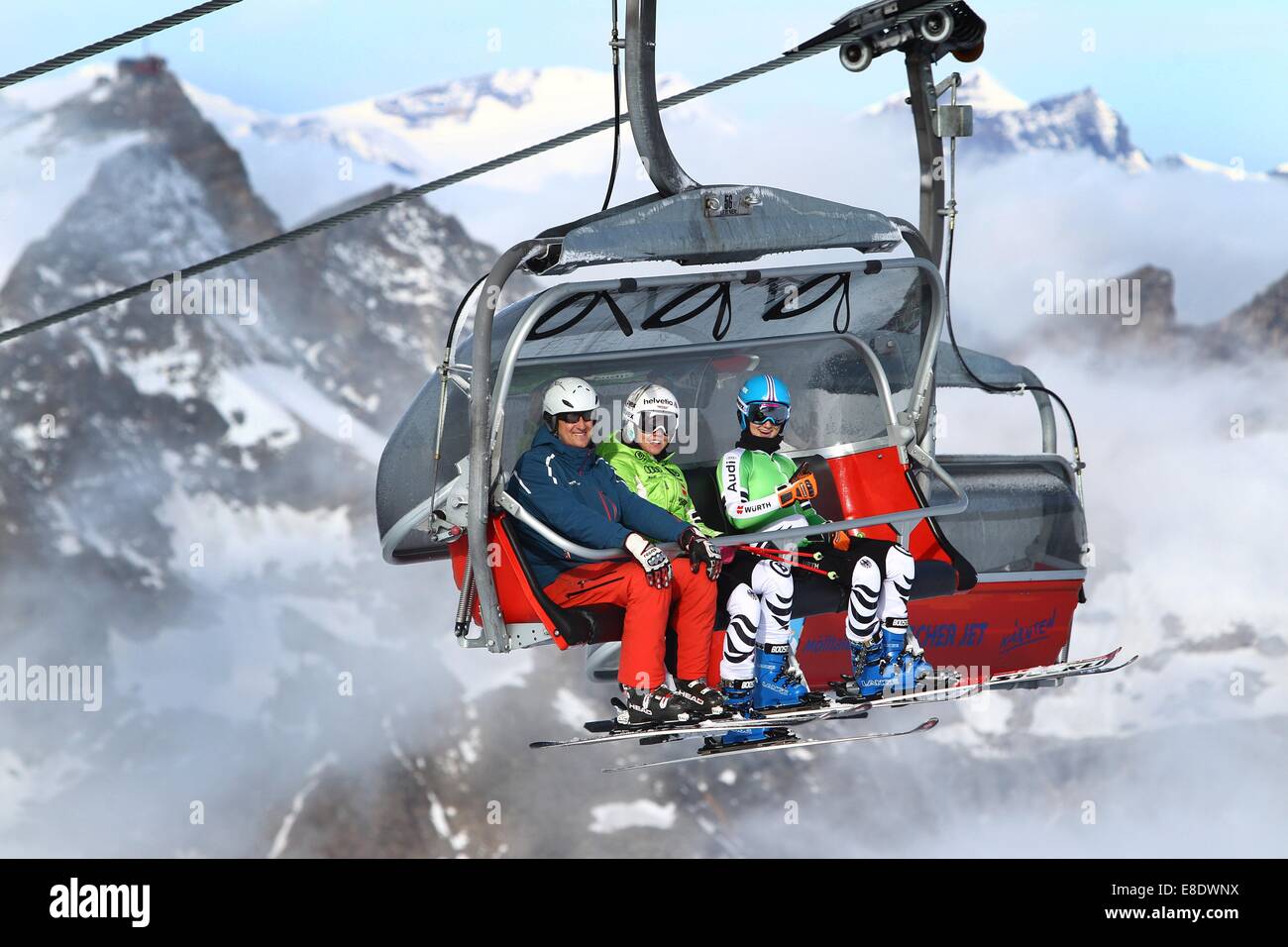 Flattach, Austria. 6th October, 2014. German ski racers Viktoria ...