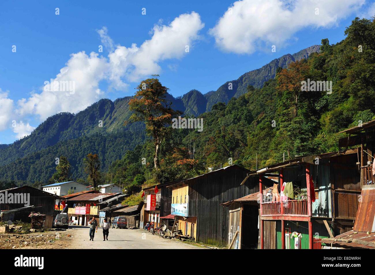 Medog tibet hi-res stock photography and images - Alamy
