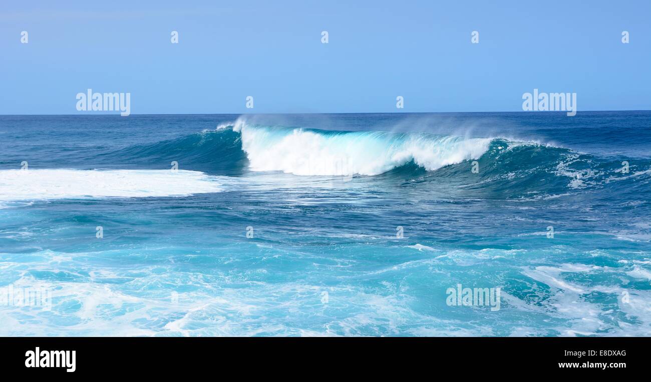 Atlantic ocean water surf hi-res stock photography and images - Alamy