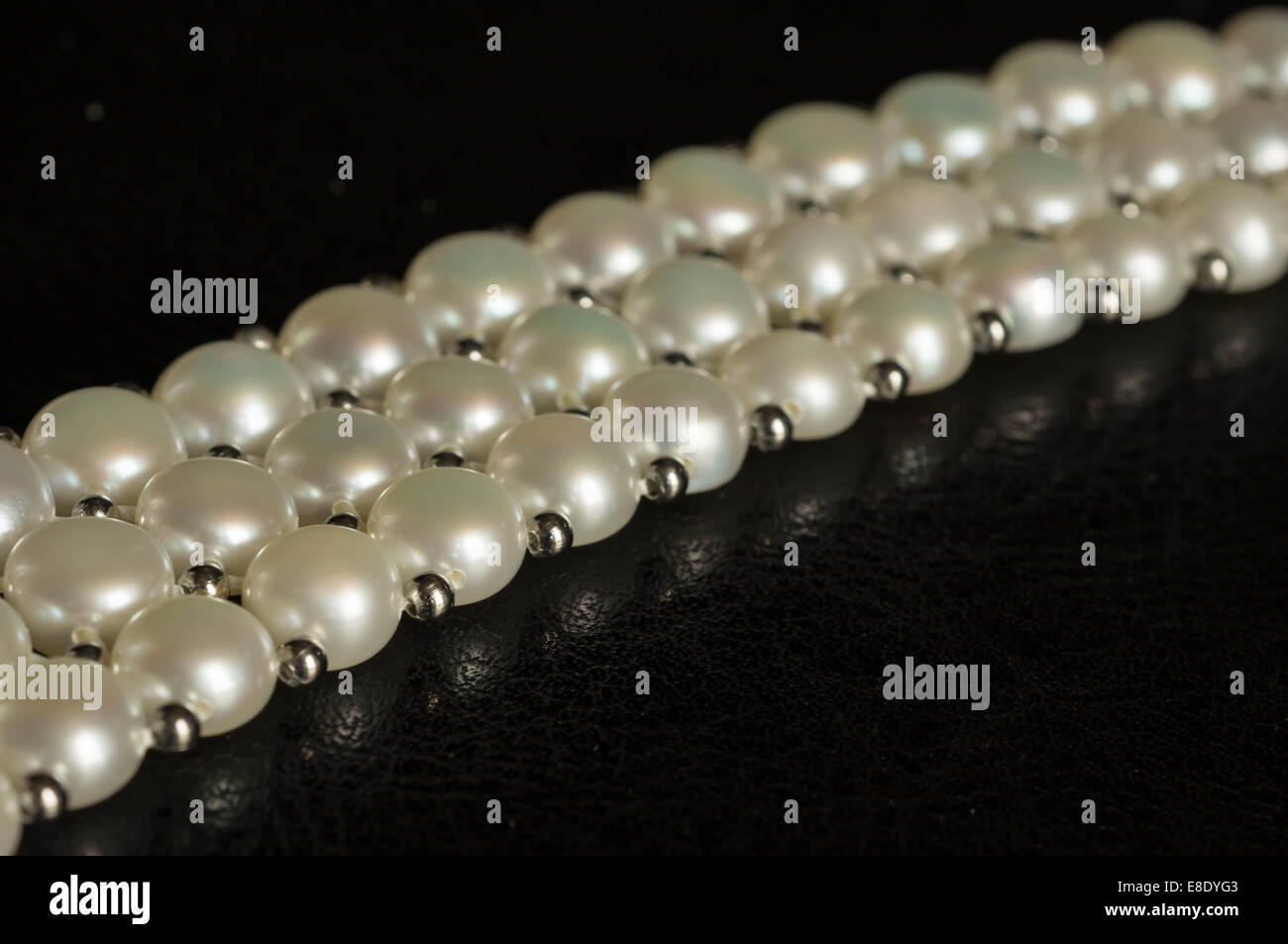 Pearl background hi-res stock photography and images - Alamy