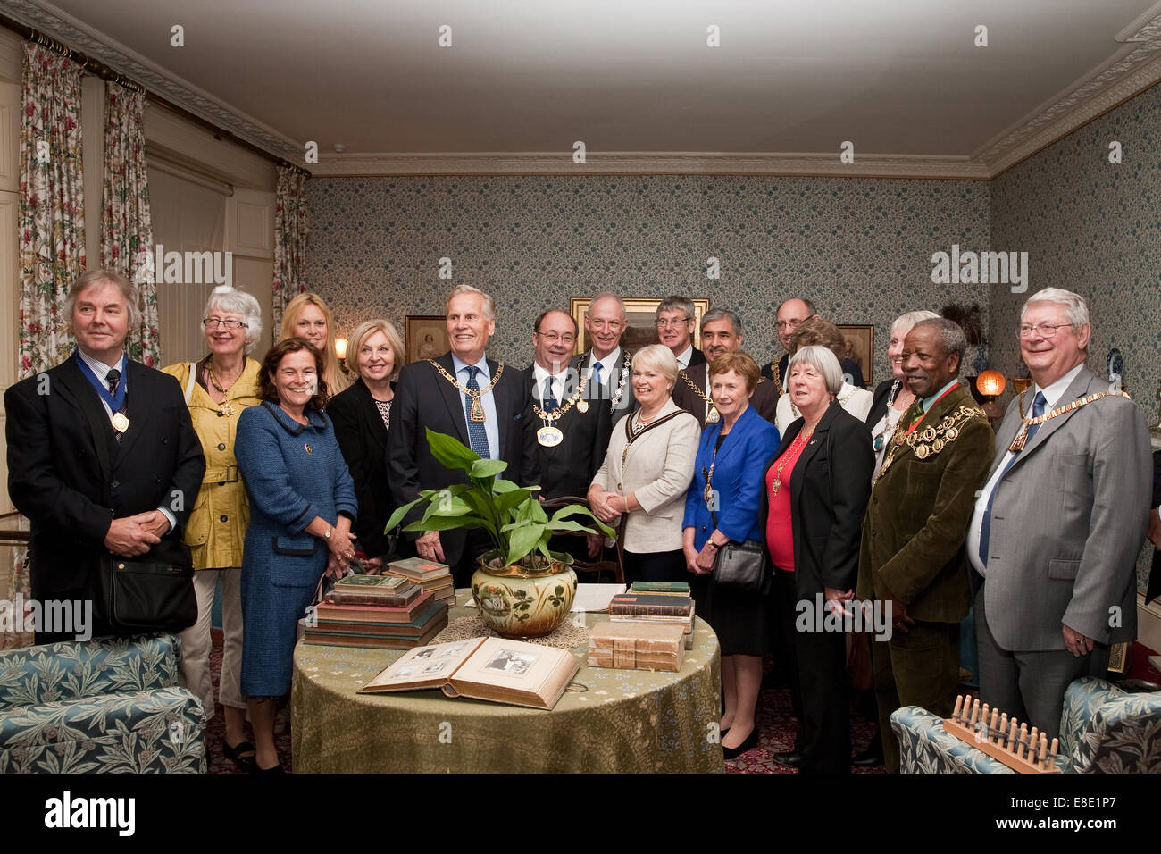 The Mayor of Bromley along with other Mayors pose for photos inside ...