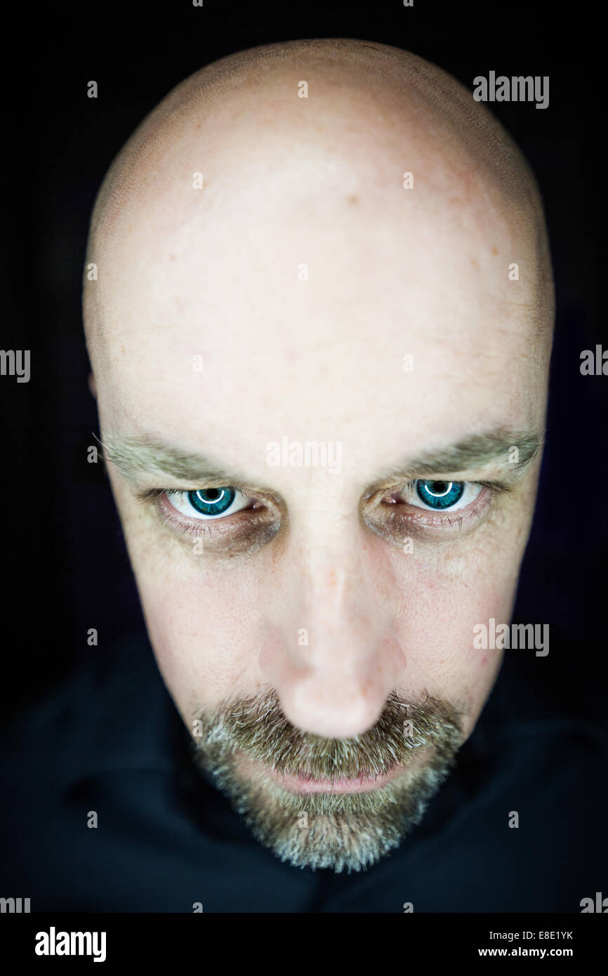Sinister man black and white hi-res stock photography and images - Alamy
