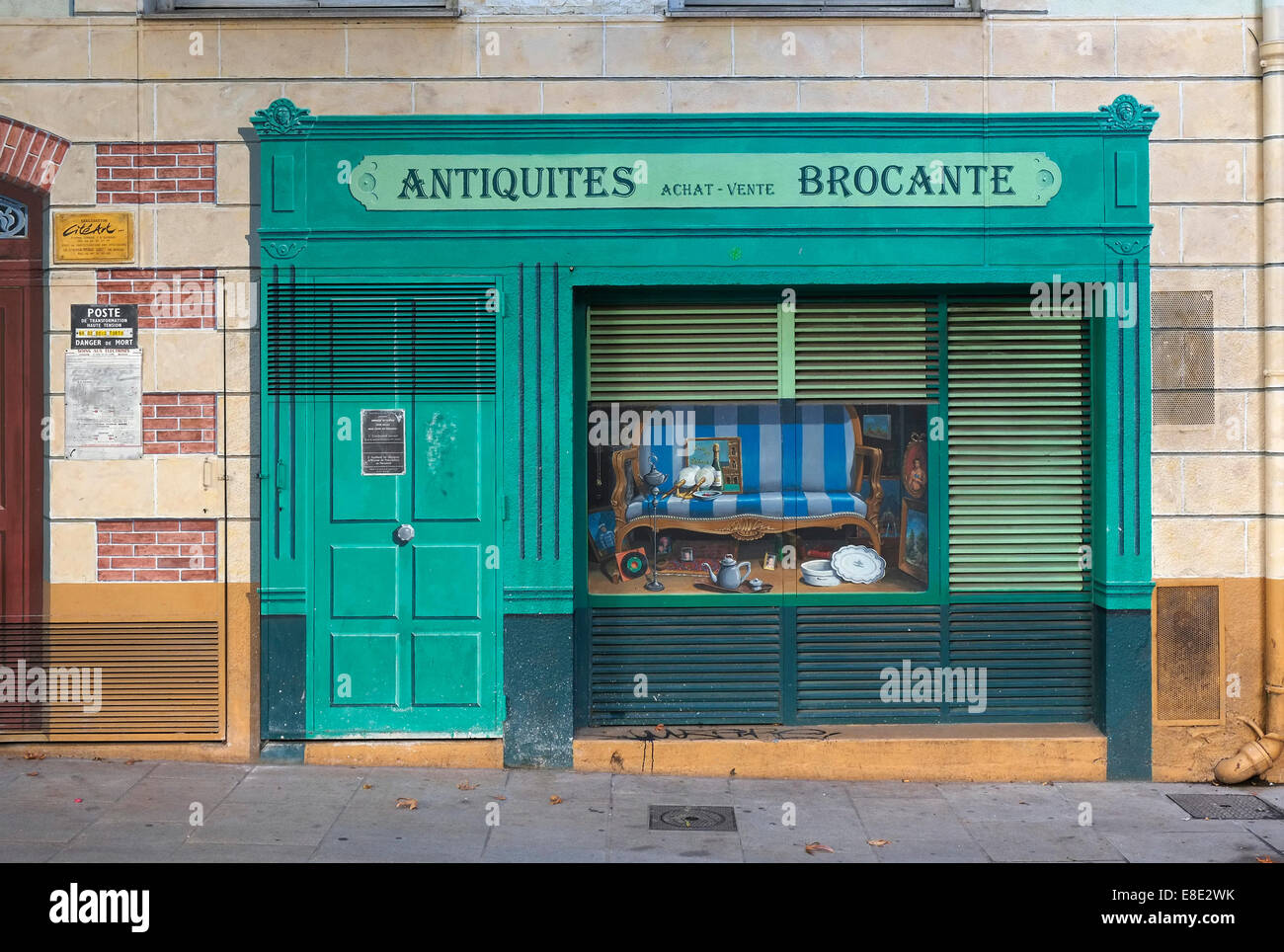 Brocante antiques shop hi-res stock photography and images - Alamy