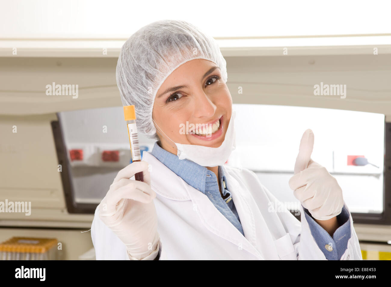Happy lab hi-res stock photography and images - Alamy