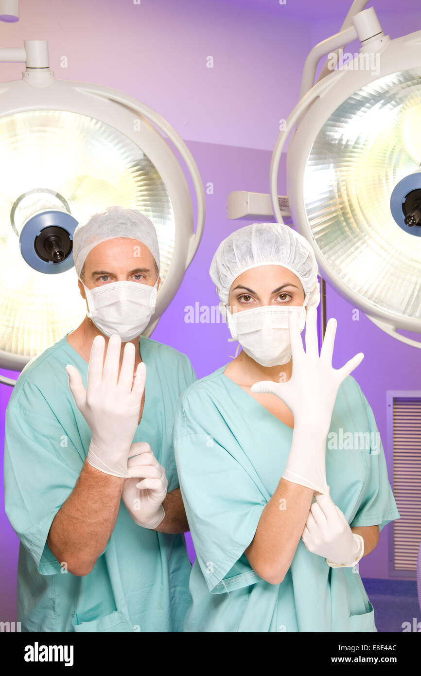 Surgeons preparing for operation Stock Photo - Alamy Surgeons preparing for operation Stock Photo - Alamy