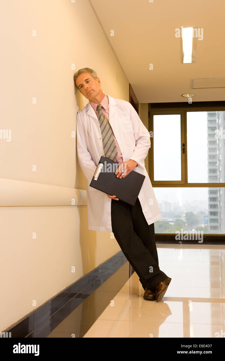 Doctor stress uk hi-res stock photography and images - Alamy