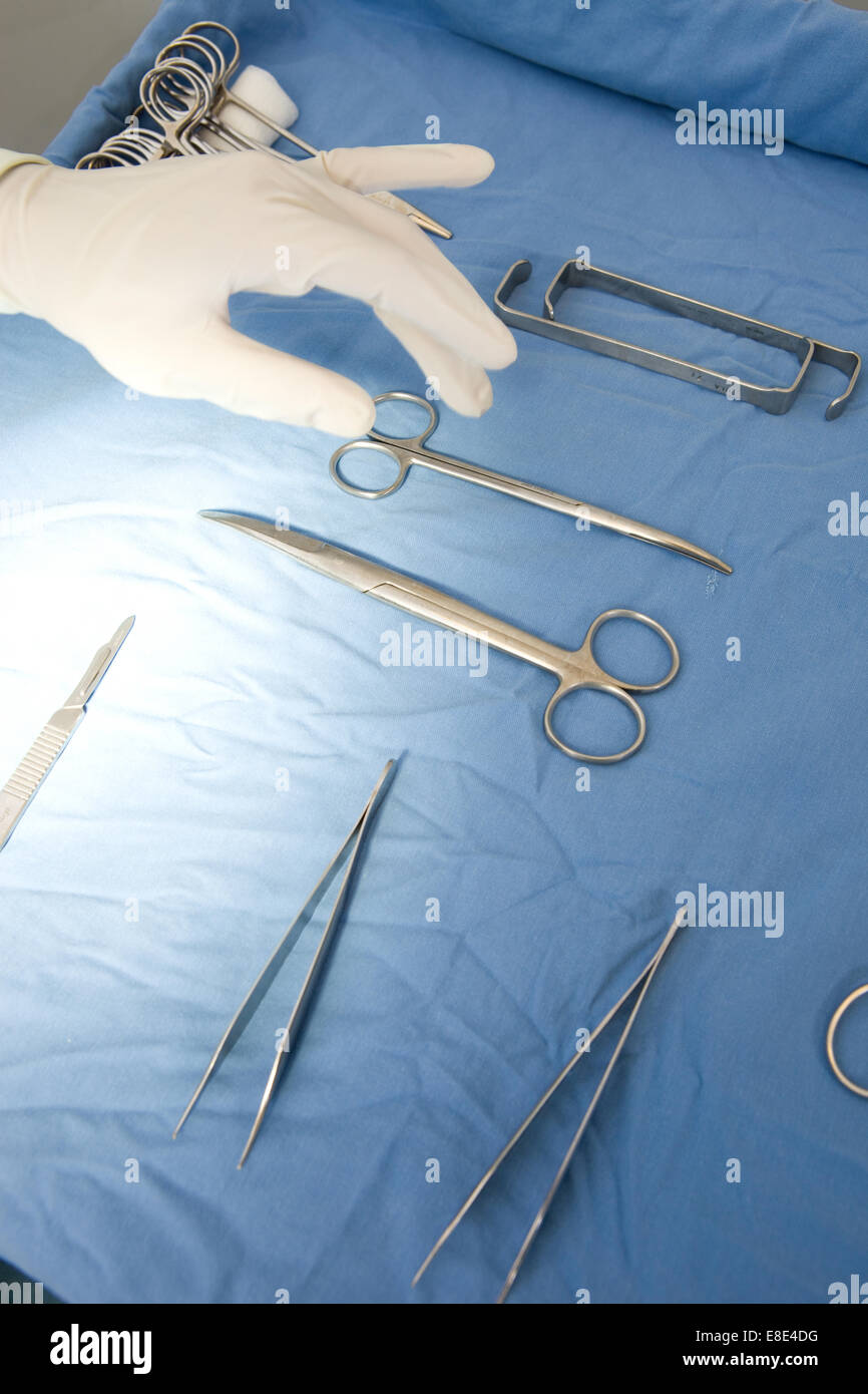 Doctor hands surgery above hi-res stock photography and images - Alamy