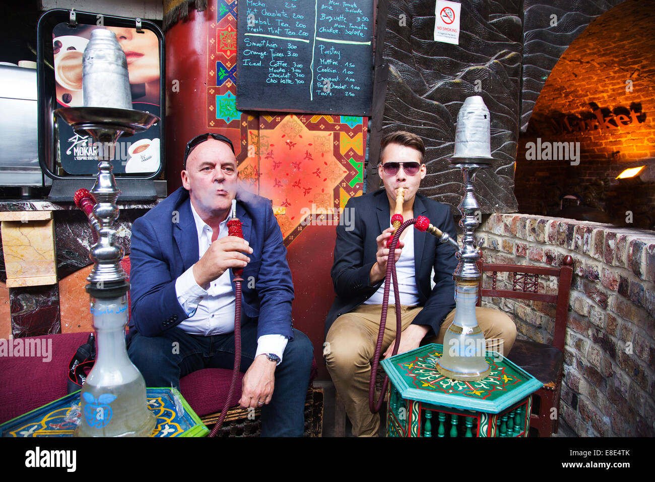 Shisha cafe hi-res stock photography and images - Alamy