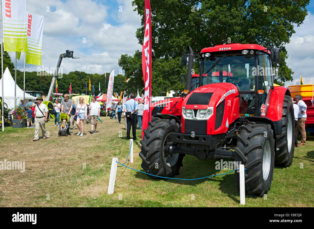 Ryedale show tractor hi-res stock photography and images - Alamy
