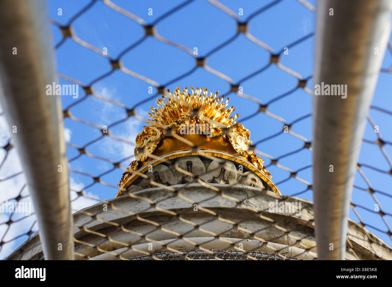 The monument london viewing platform hi-res stock photography and ...