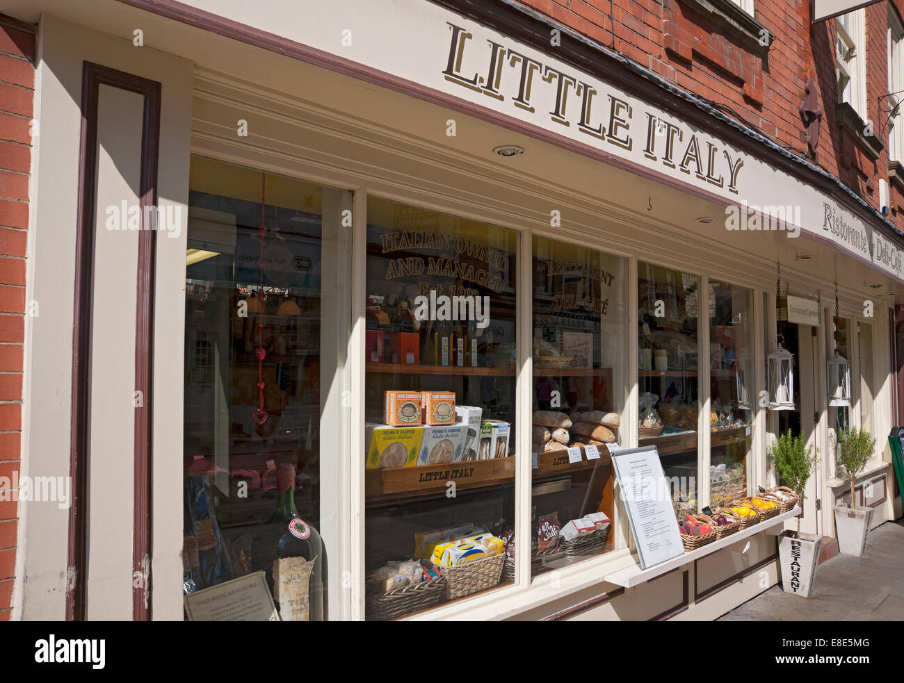 Italian Restaurant Exterior High Resolution Stock Photography and ...