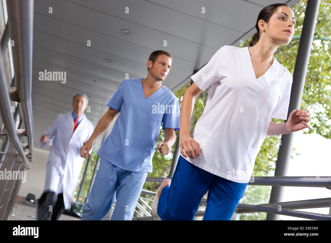 Paramedic running uk hi-res stock photography and images - Alamy