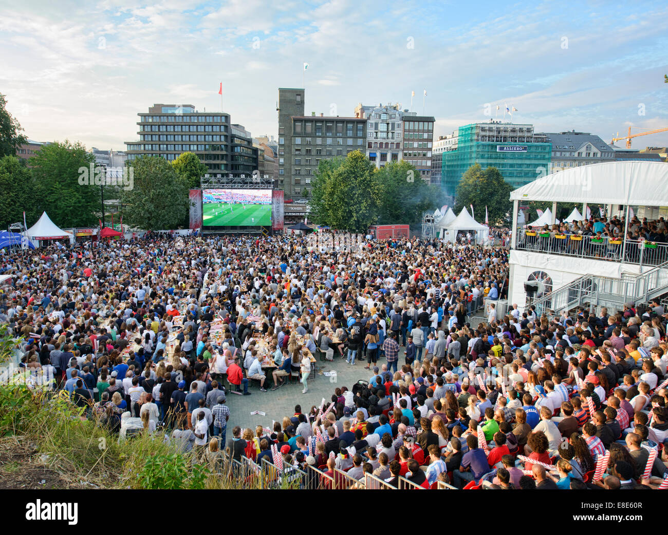 World cup party hi-res stock photography and images - Alamy
