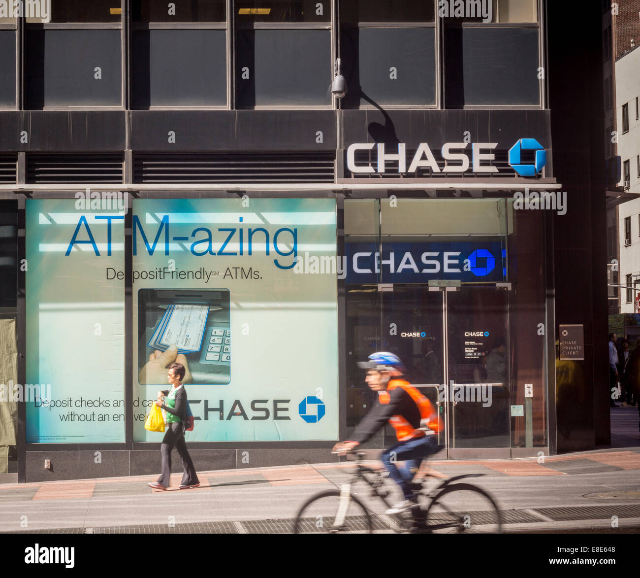 A JPMorgan Chase bank in midtown in New York Stock Photo - Alamy