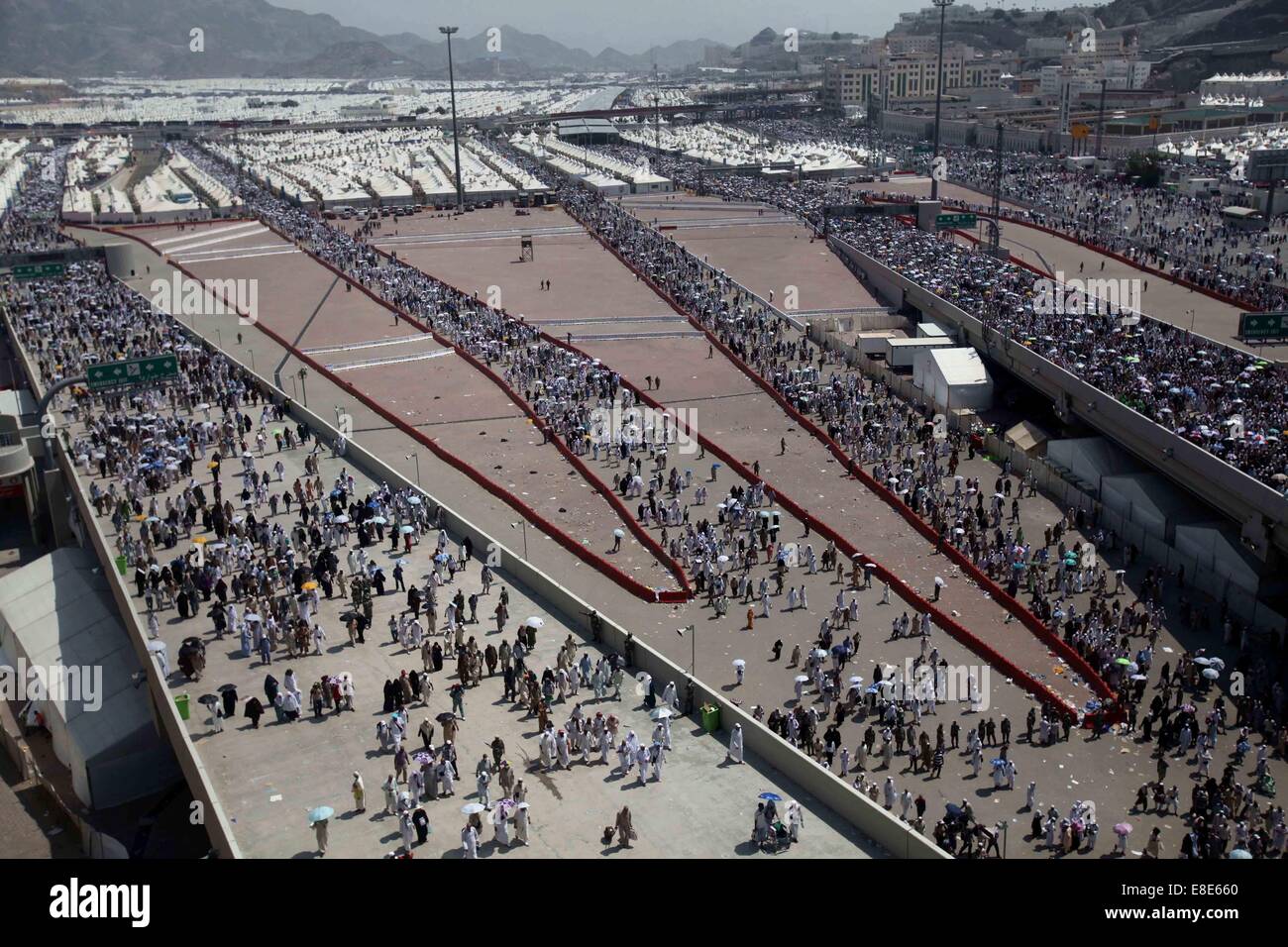 Jamarat stones hi-res stock photography and images - Alamy