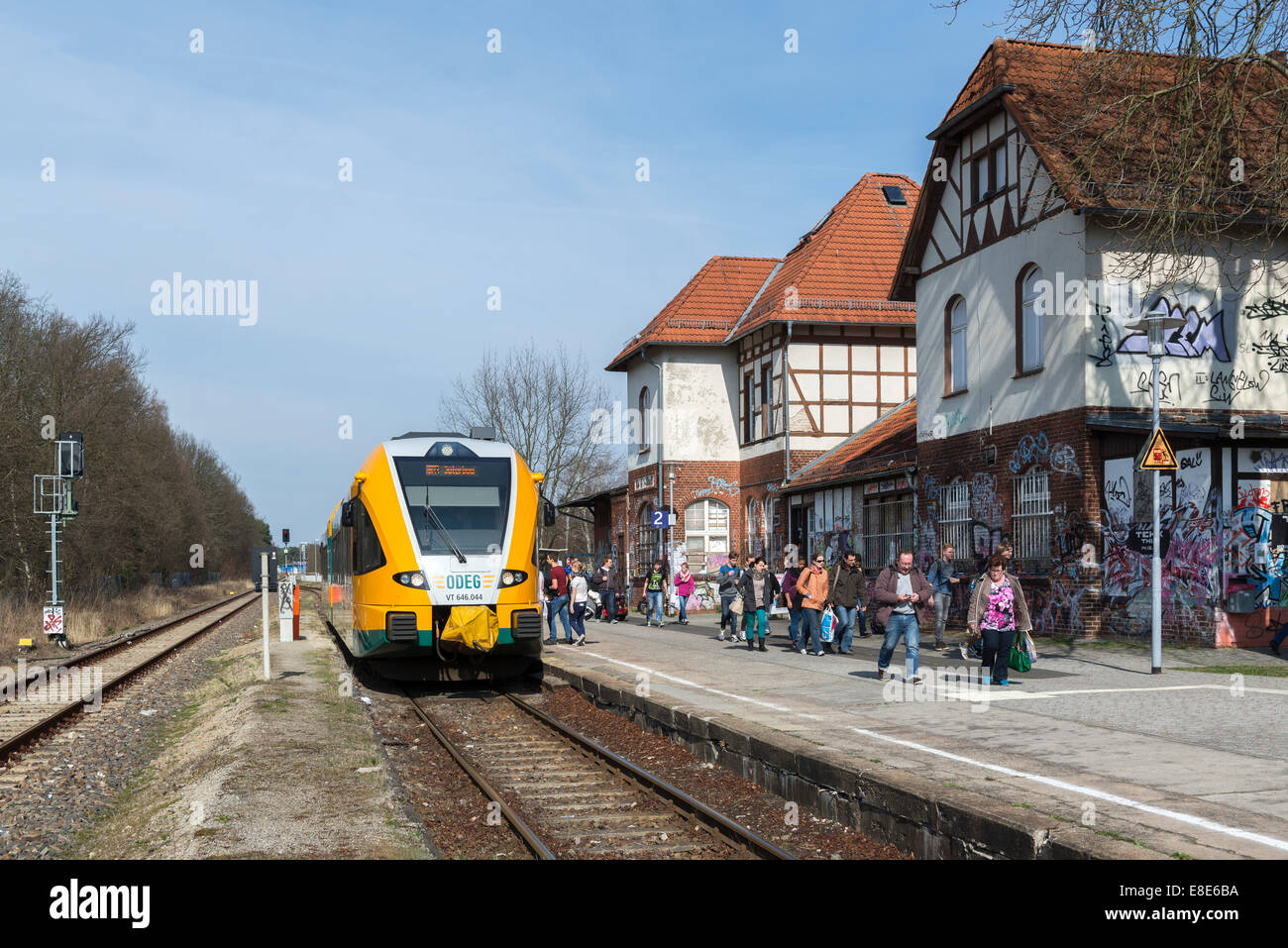 Line rb33 hi-res stock photography and images - Alamy