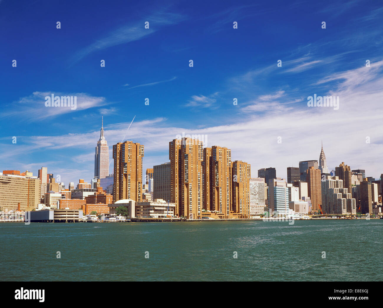 25 waterside plaza hi-res stock photography and images - Alamy