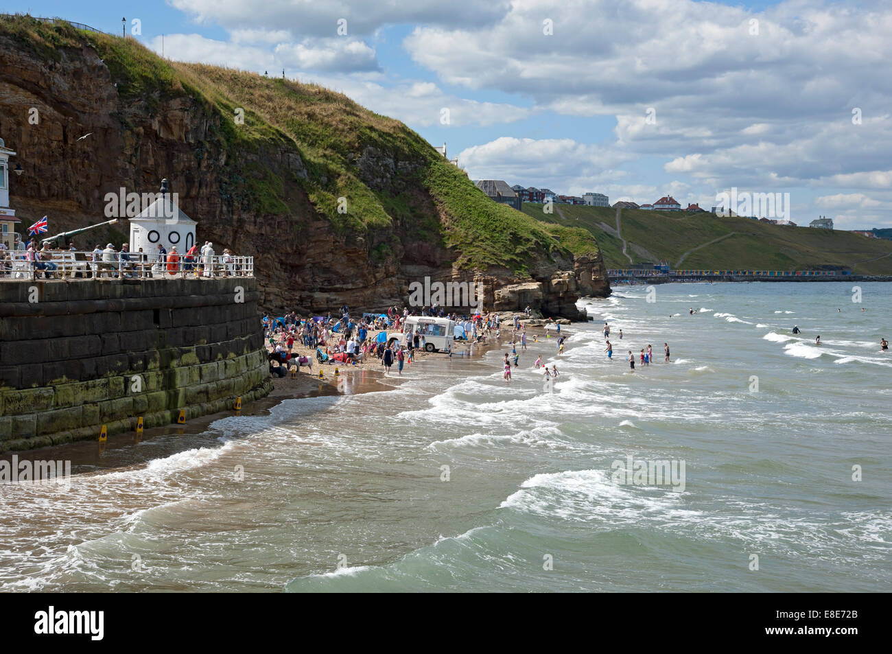 Whitby beaches hi-res stock photography and images - Alamy