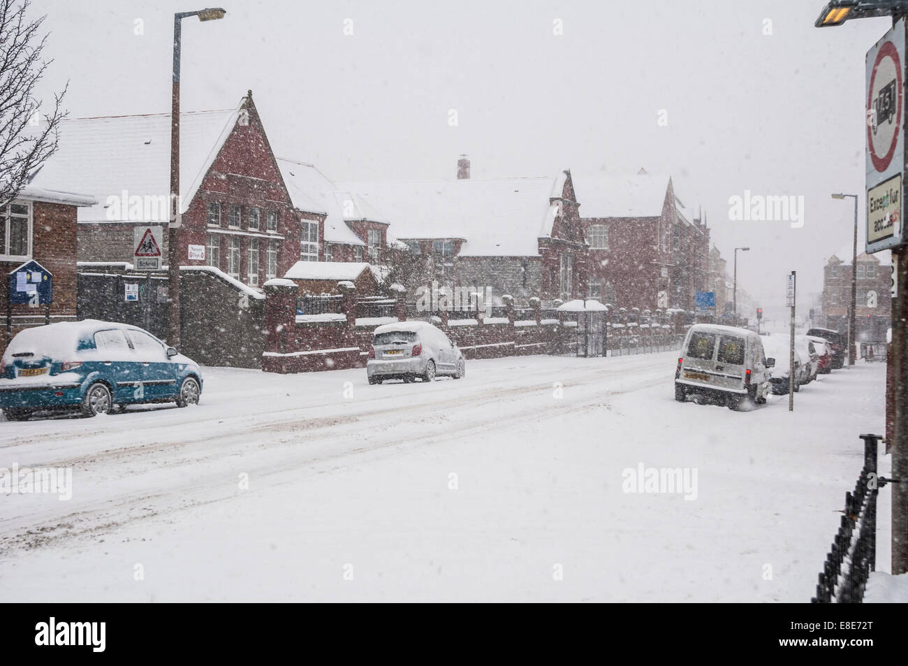 Winter Snow Blizzard In Barry Stock Photos & Winter Snow Blizzard In ...