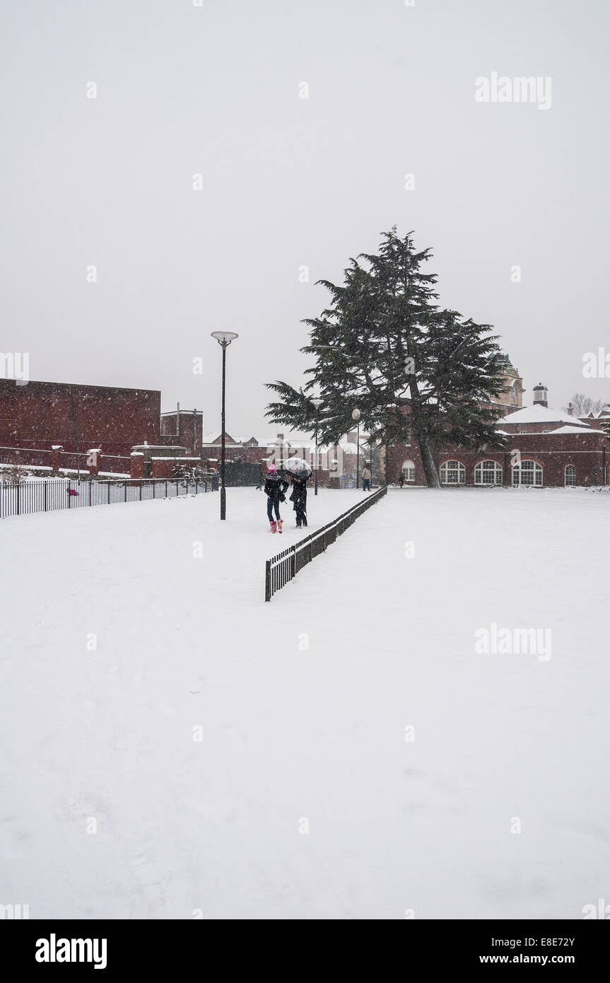 Winter snow blizzard in barry hi-res stock photography and images - Alamy