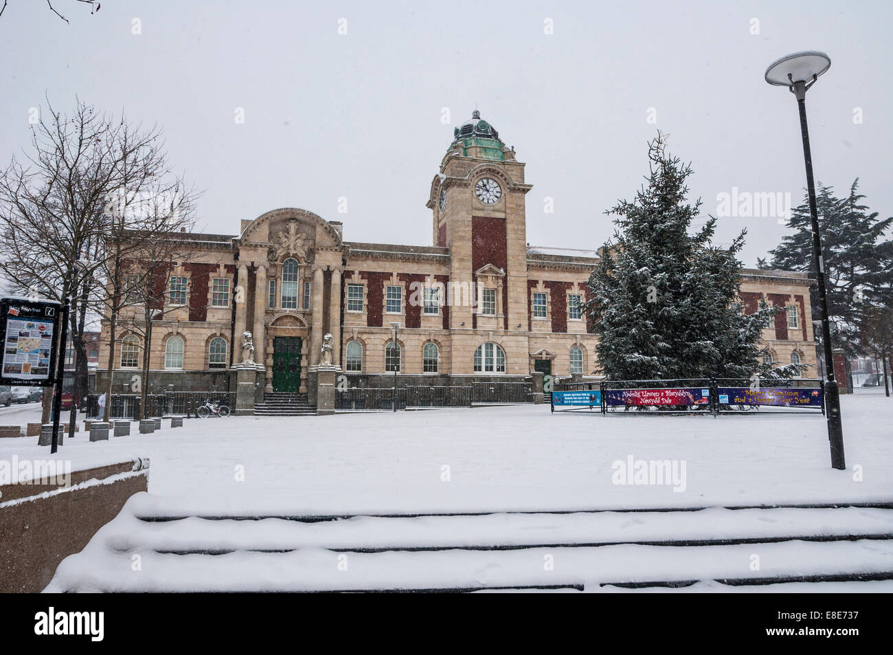 Winter snow blizzard in Barry Town centre 1st January 2012 PHILLIP ...