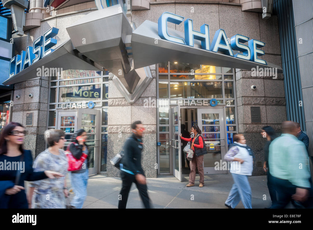 A JPMorgan Chase bank in midtown in New York Stock Photo - Alamy