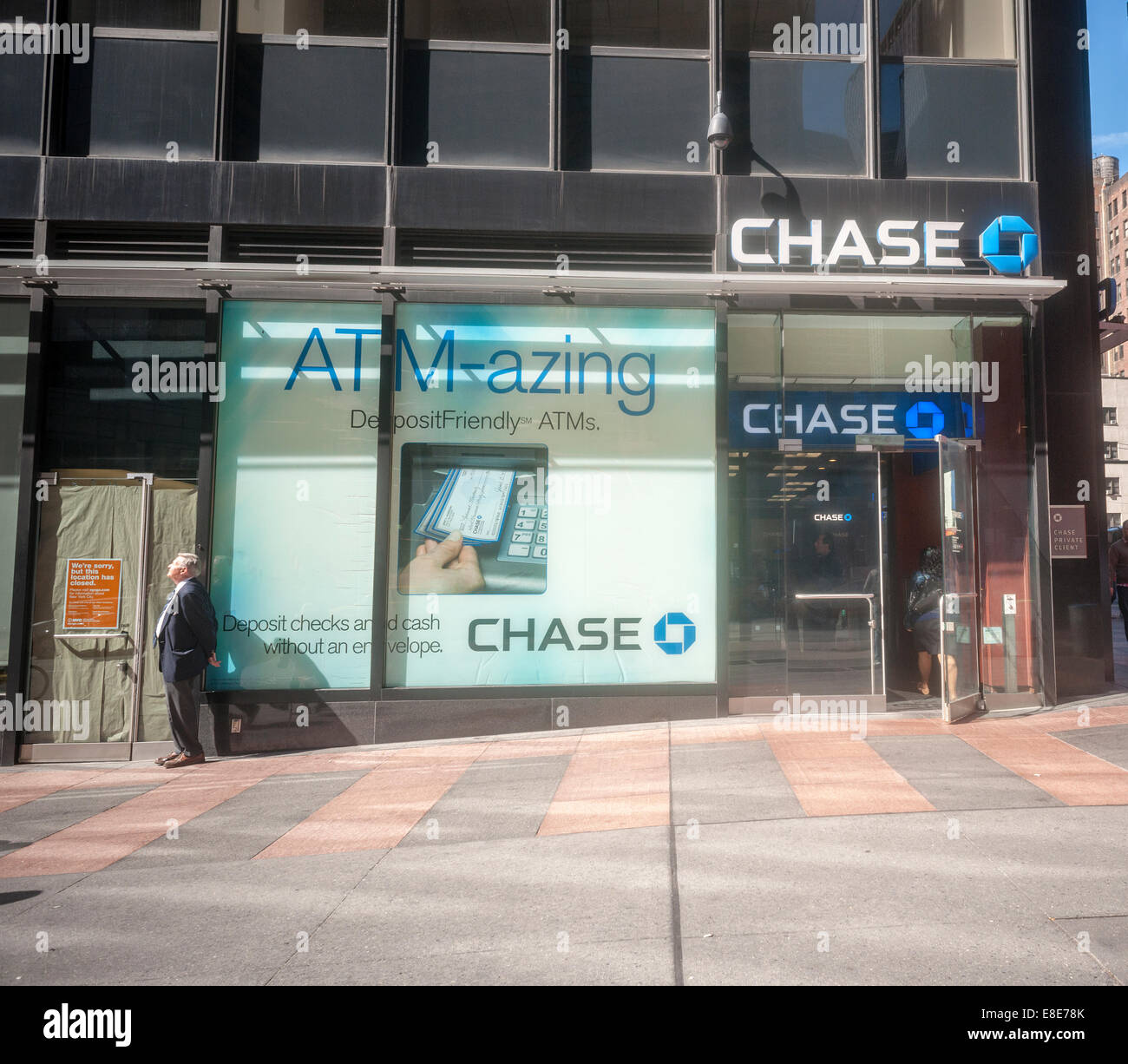 A JPMorgan Chase bank in midtown in New York Stock Photo - Alamy