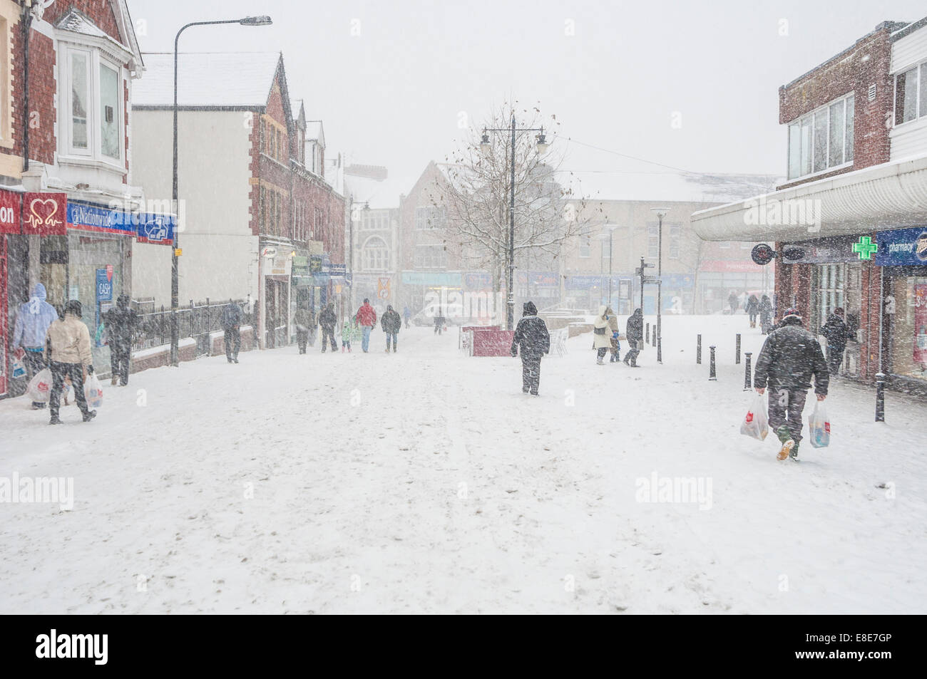Winter Snow Blizzard In Barry Stock Photos & Winter Snow Blizzard In ...