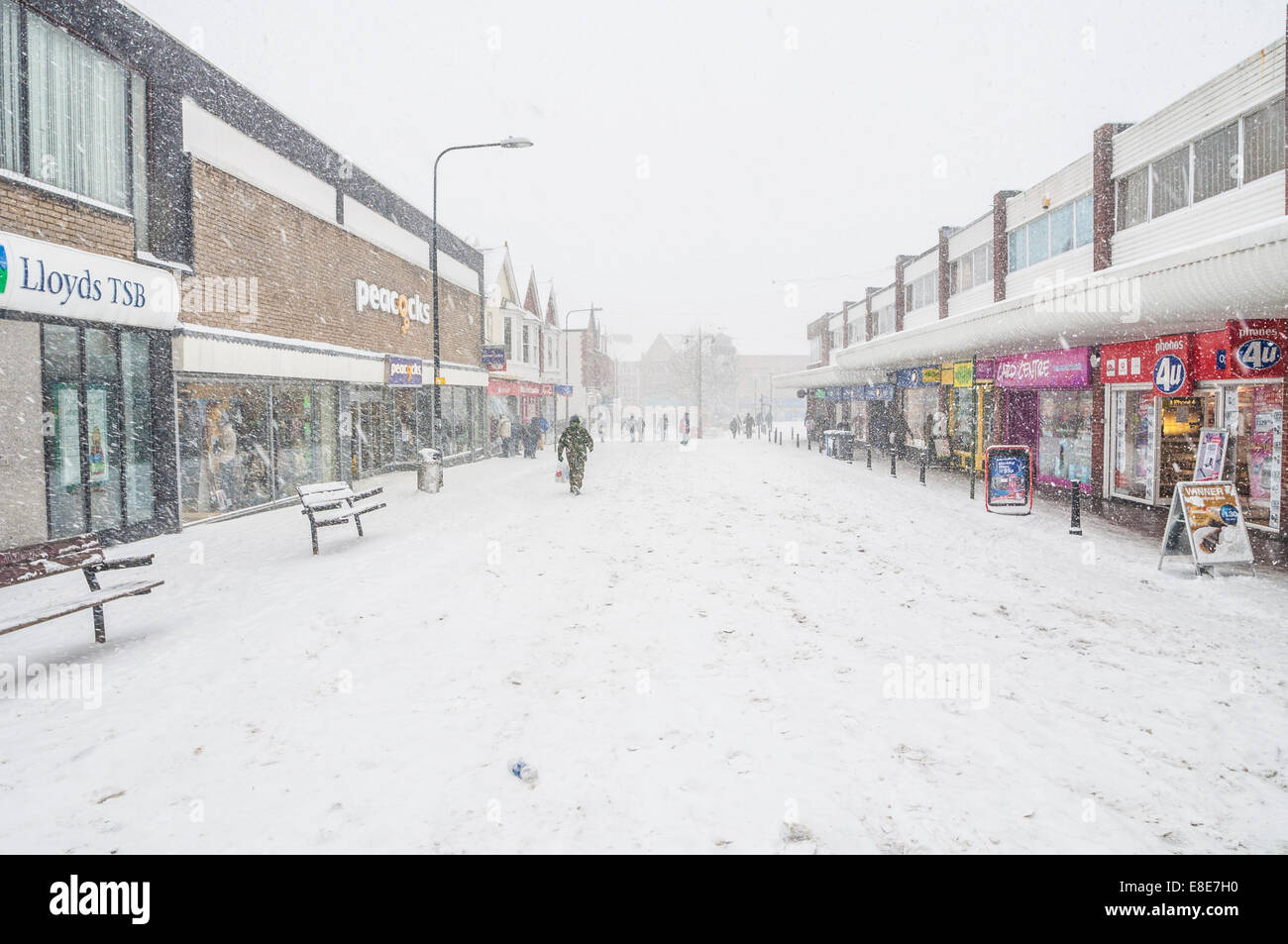 Winter Snow Blizzard In Barry Stock Photos & Winter Snow Blizzard In ...