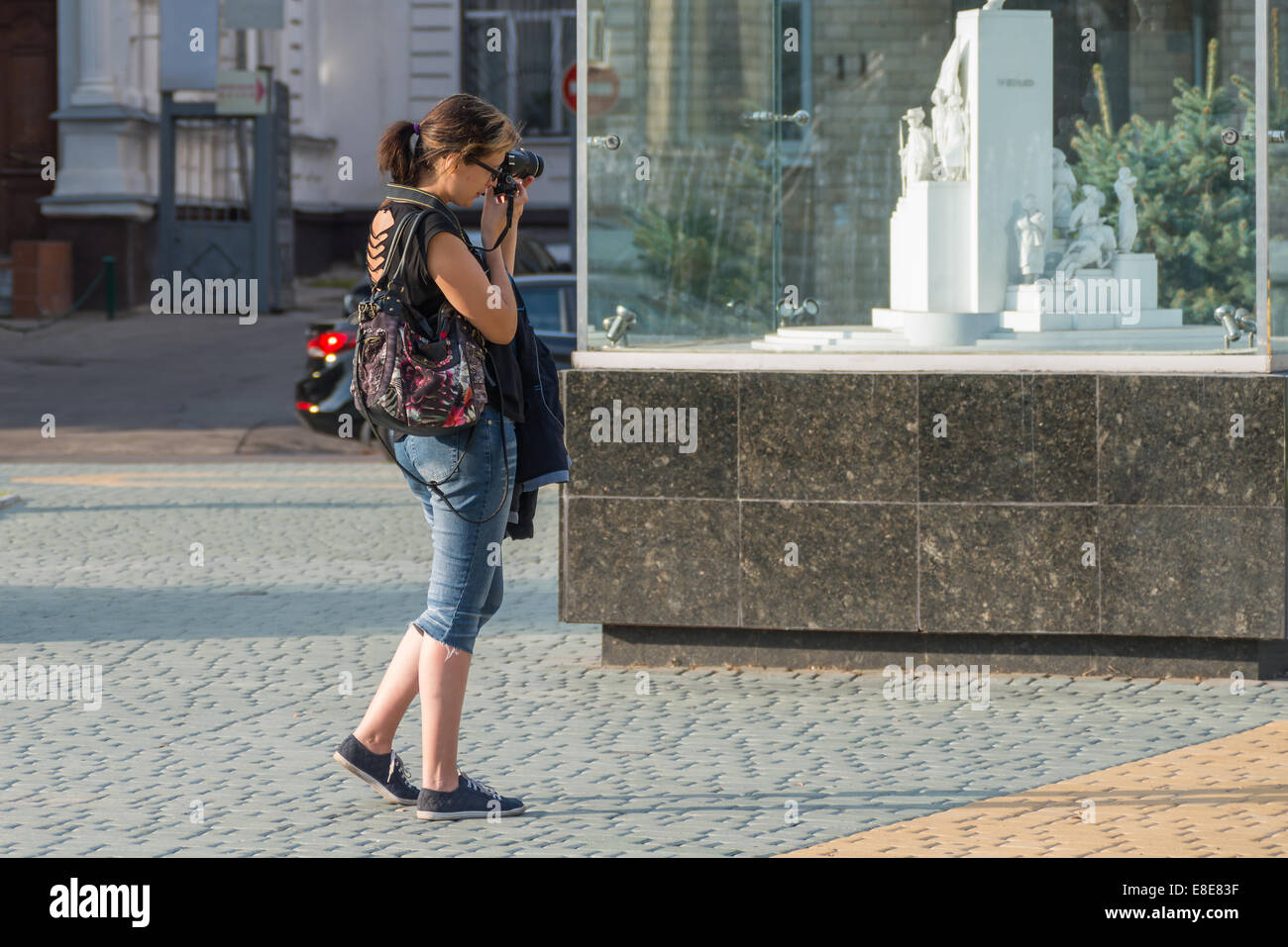 Lady shooting hi-res stock photography and images - Alamy