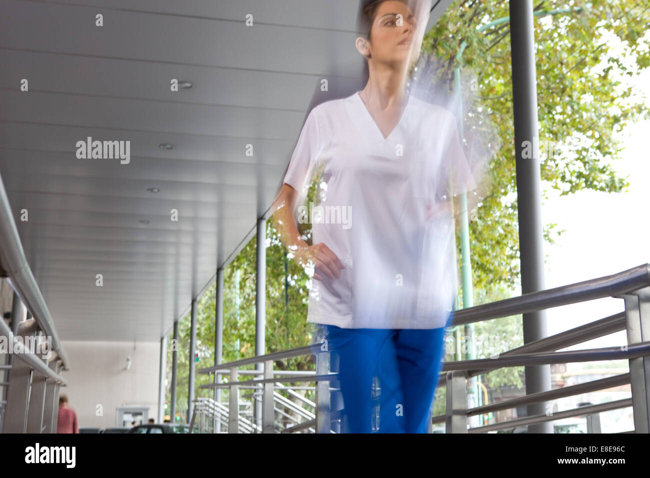 Nurse running hi-res stock photography and images - Alamy