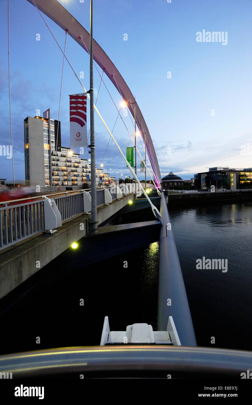 Modern Bridge across the Clyde - Glasgow Stock Photo - Alamy