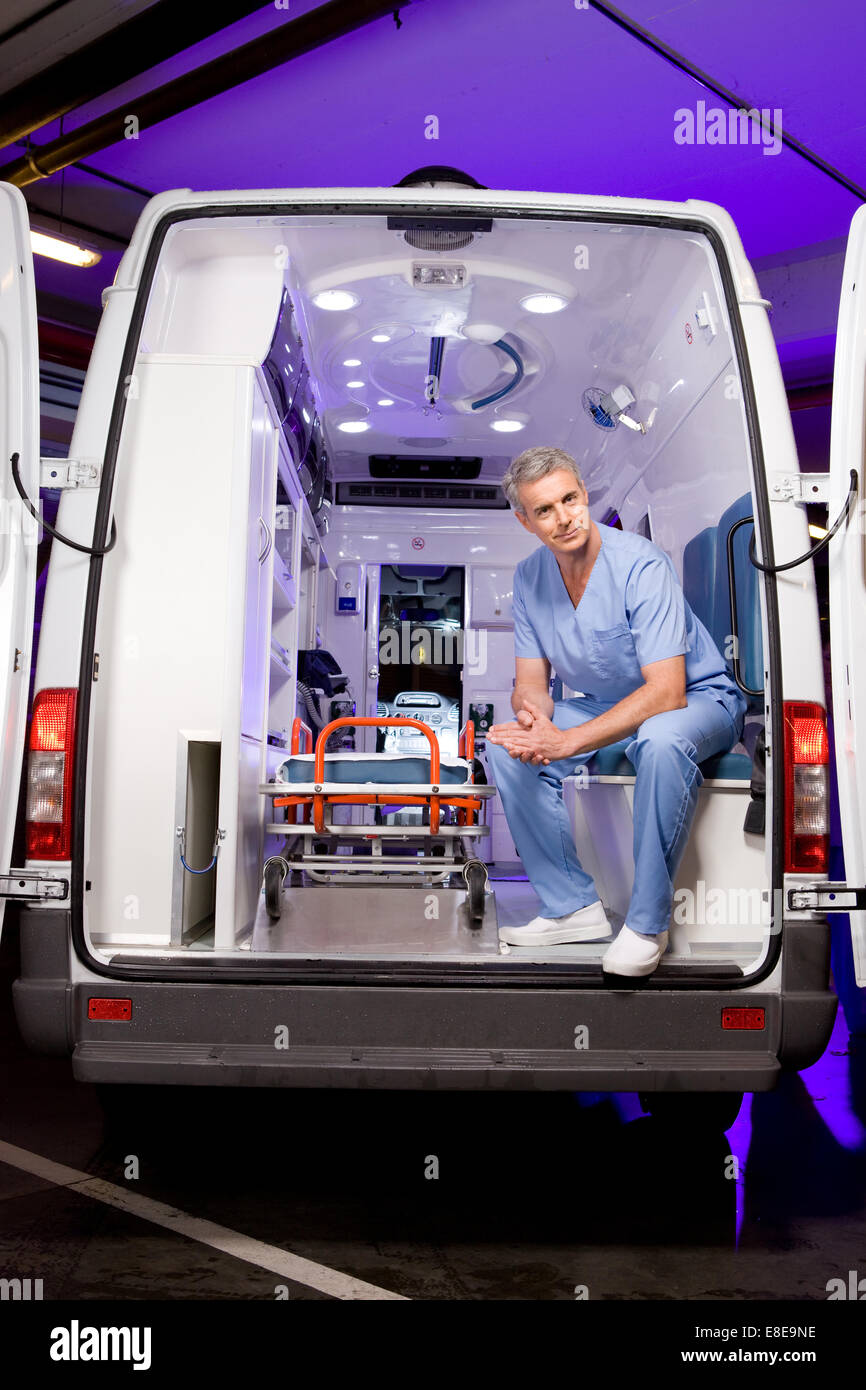 Ambulance car hi-res stock photography and images - Alamy