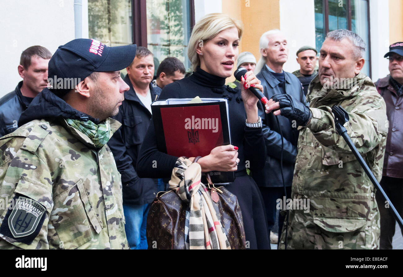 Kiev, Ukraine. 6th October, 2014. Activists demanding the return of the ...