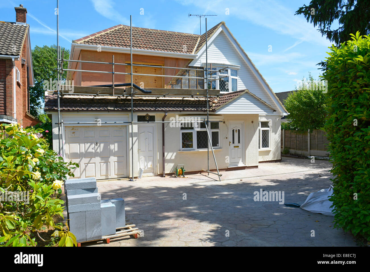 House front view detached High Resolution Stock Photography and Images ...