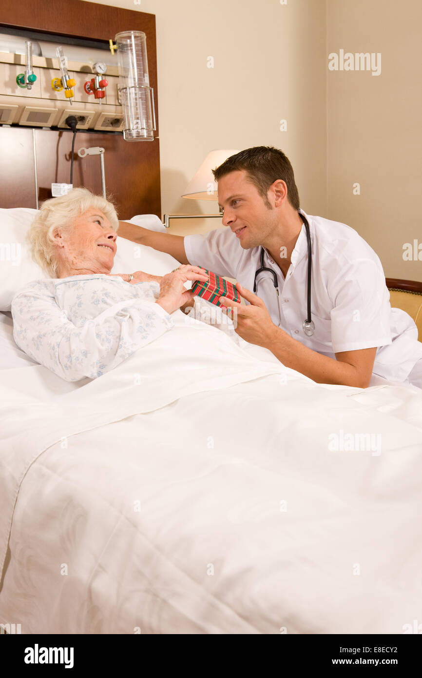 Present check hi-res stock photography and images - Alamy