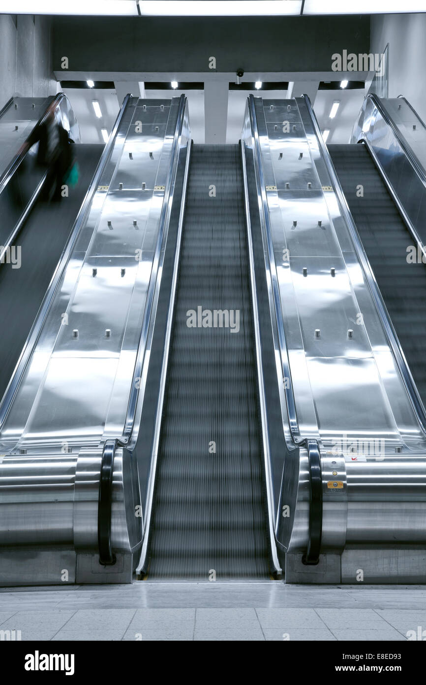 Elevator shot hi-res stock photography and images - Alamy