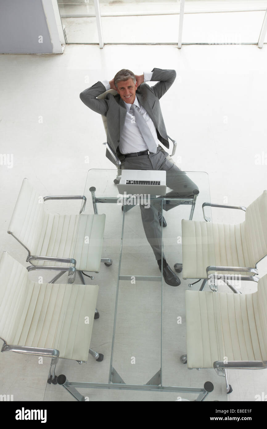 Full length stock manager hi-res stock photography and images - Alamy